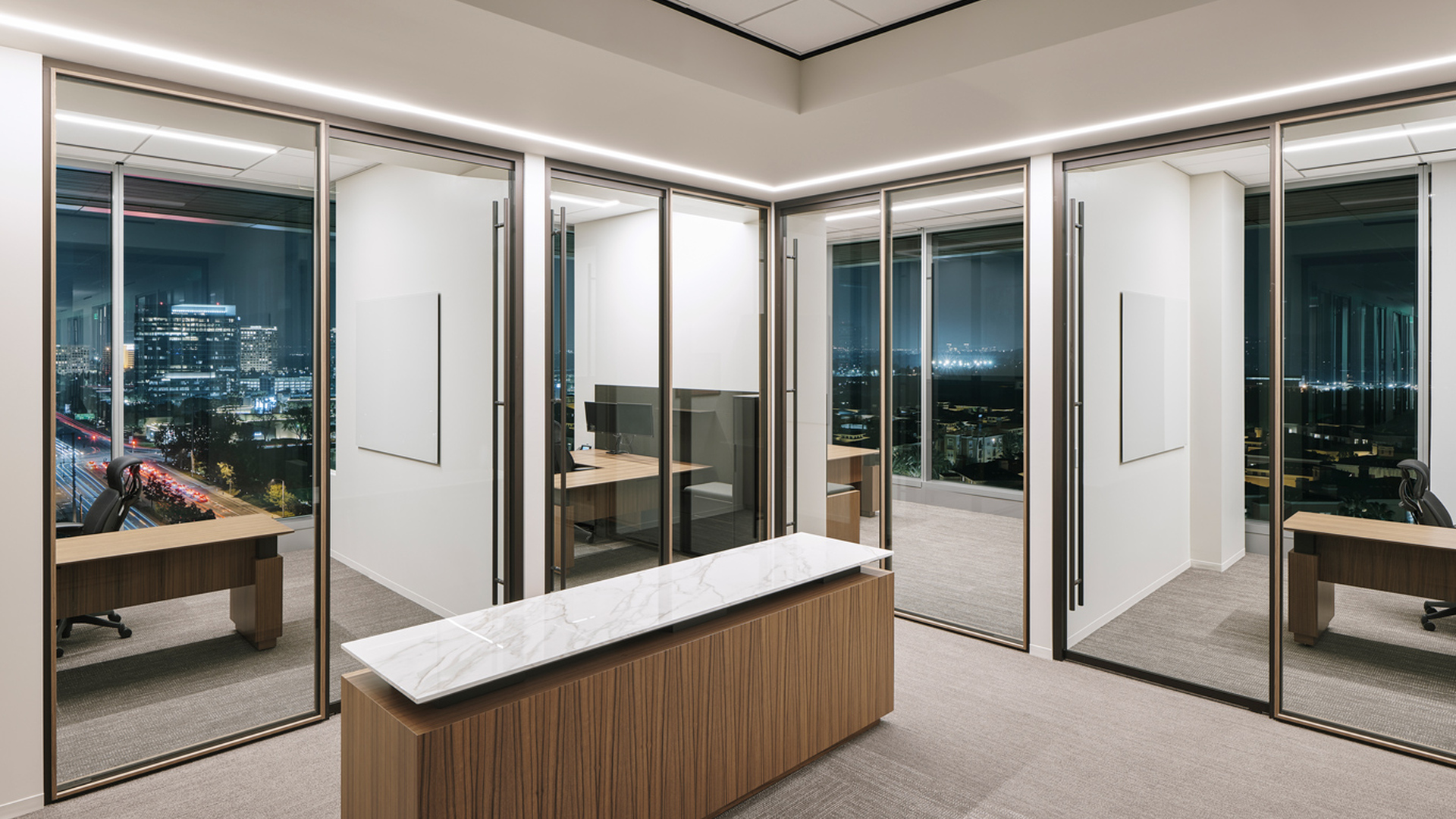 Quadro - Highlight Your Office Space Like A Work of Art | Muraflex