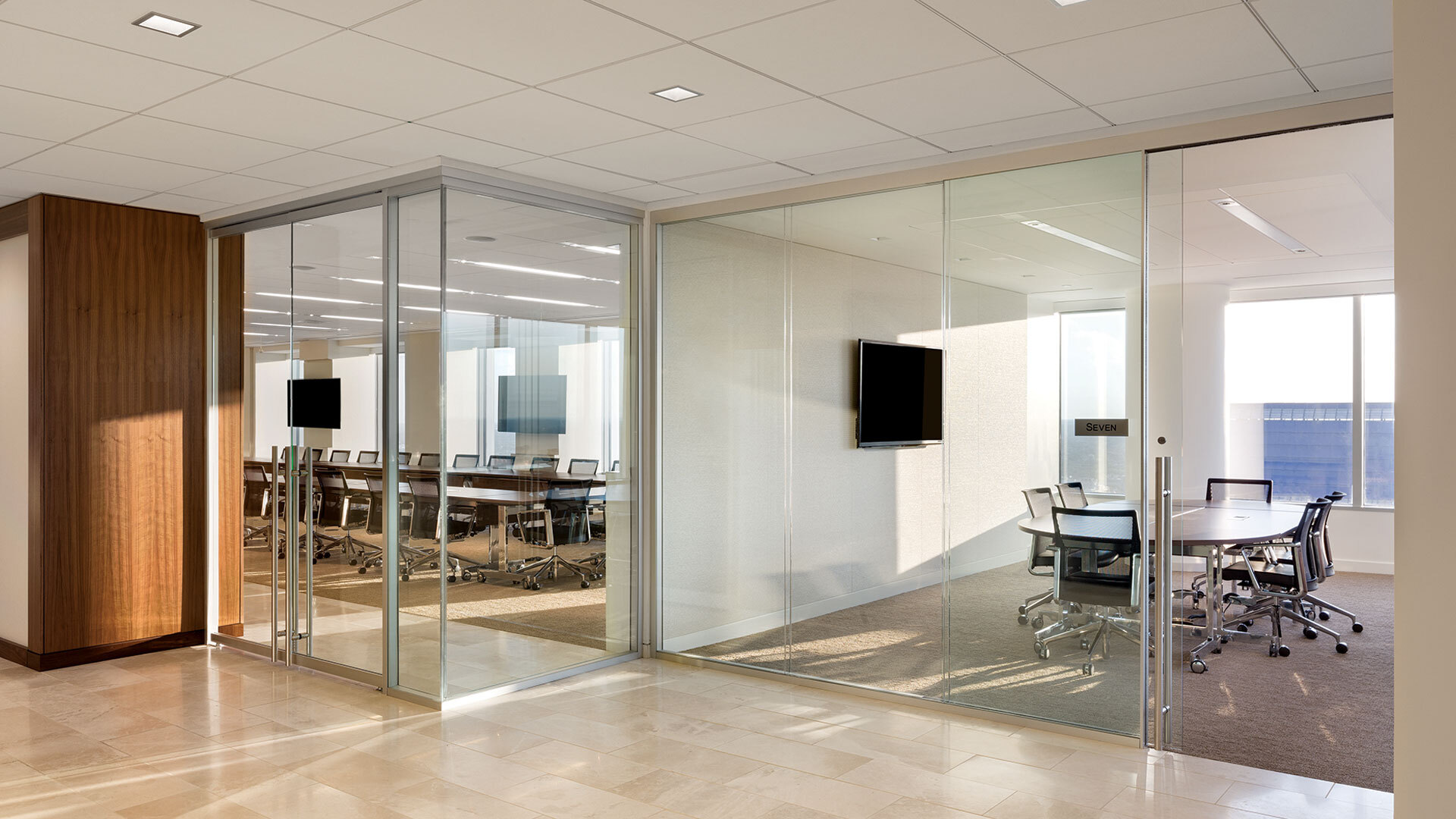 Minimal and Modern Demountable Glass Partition System | Muraflex